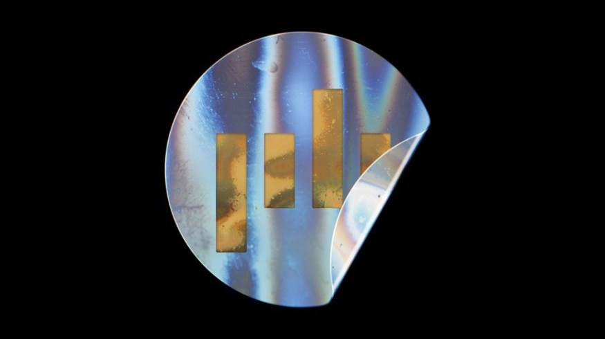 How to Create a Holographic Sticker Animation in After Effects